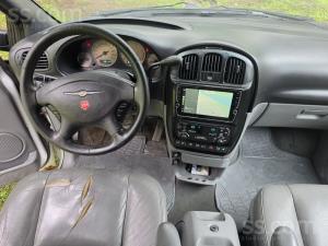 Grey Chrysler Grand Voyager 2005 in Riga, with an engine capacity of 2.80 L and mileage of 480 thousand km for 1190 €, photo 7 on AUTOMOTO.COM.LV