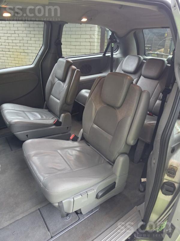Grey Chrysler Grand Voyager 2005 in Riga, with an engine capacity of 2.80 L and mileage of 480 thousand km for 1190 €, photo 10 on AUTOMOTO.COM.LV