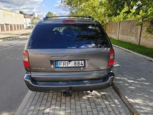 Grey Chrysler Grand Voyager 2005 in Vilnius, with an engine capacity of 2.80 L and mileage of 295 thousand km for 2000 €, photo 5 on AUTOMOTO.COM.LV
