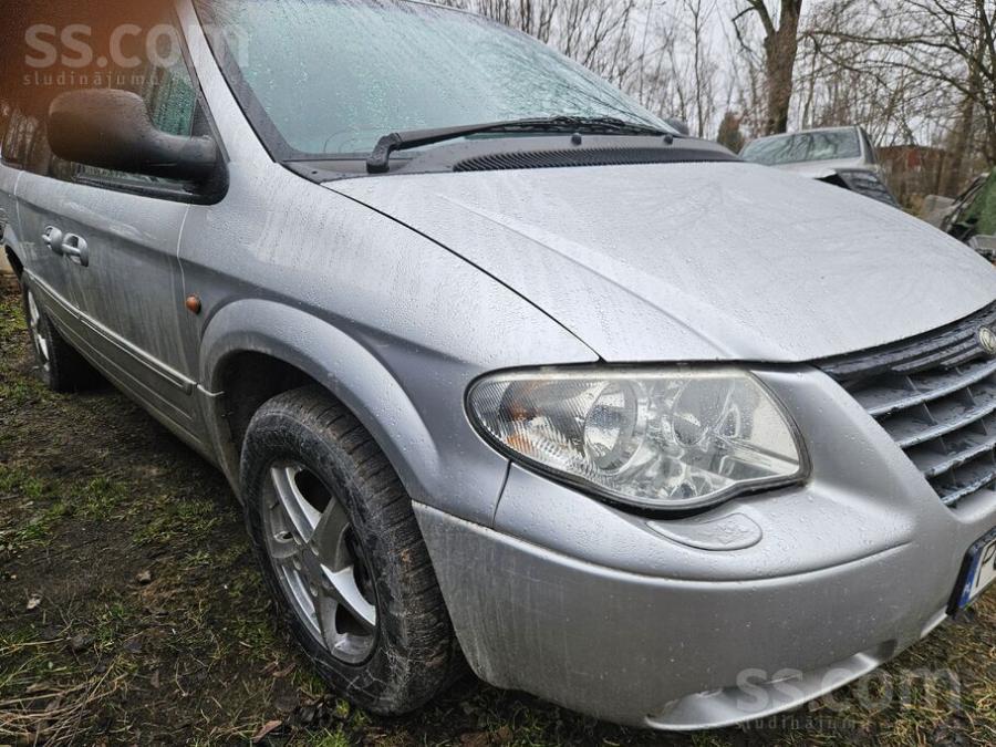 Grey Chrysler Grand Voyager 2006 in Riga, with an engine capacity of 2.80 L and mileage of 0 thousand km for 1200 €, photo 6 on AUTOMOTO.COM.LV
