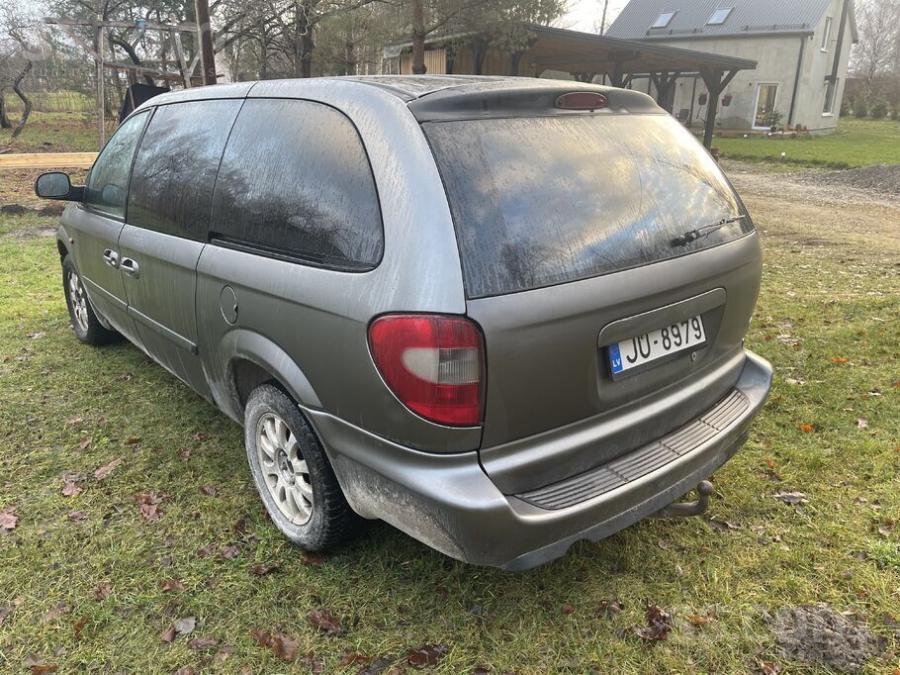 Grey Chrysler Grand Voyager 2006 in Jelgava, with an engine capacity of 2.80 L and mileage of 367 thousand km for 700 €, photo 2 on AUTOMOTO.COM.LV