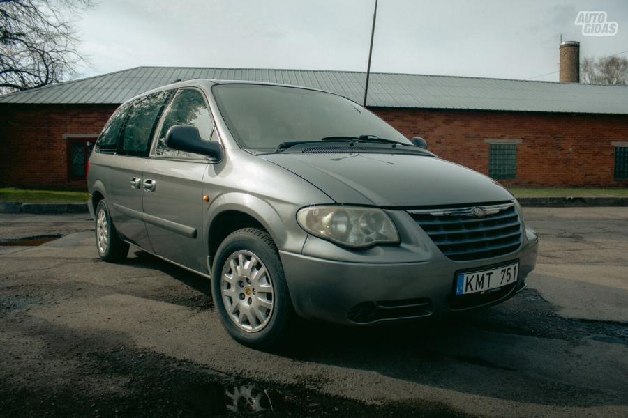 Pelēks Chrysler Grand Voyager 2006 Viļņa, ar dzinēja tilpumu 2.80 L un nobraukumu 348 tūkst. km par 1150 €, foto 3 vietnē AUTOMOTO.COM.LV