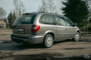 Pelēks Chrysler Grand Voyager 2006 Viļņa, ar dzinēja tilpumu 2.80 L un nobraukumu 348 tūkst. km par 1150 €, foto 5 vietnē AUTOMOTO.COM.LV
