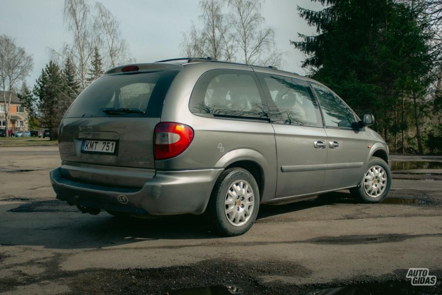Pelēks Chrysler Grand Voyager 2006 Viļņa, ar dzinēja tilpumu 2.80 L un nobraukumu 348 tūkst. km par 1150 €, foto 5 vietnē AUTOMOTO.COM.LV