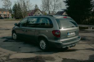 Pelēks Chrysler Grand Voyager 2006 Viļņa, ar dzinēja tilpumu 2.80 L un nobraukumu 348 tūkst. km par 1150 €, foto 7 vietnē AUTOMOTO.COM.LV