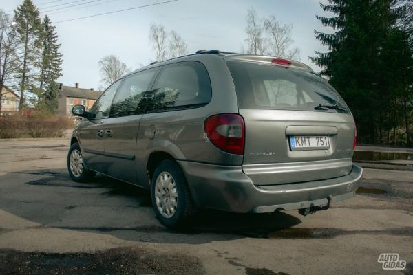 Grey Chrysler Grand Voyager 2006 in Vilnius, with an engine capacity of 2.80 L and mileage of 348 thousand km for 1150 €, photo 7 on AUTOMOTO.COM.LV