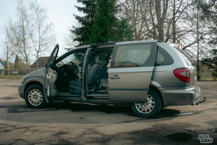 Pelēks Chrysler Grand Voyager 2006 Viļņa, ar dzinēja tilpumu 2.80 L un nobraukumu 348 tūkst. km par 1150 €, foto 12 vietnē AUTOMOTO.COM.LV