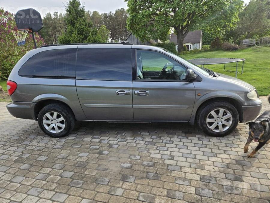Pelēks Chrysler Grand Voyager 2006 Talsi, ar dzinēja tilpumu 2.80 L un nobraukumu 282 tūkst. km par 1200 €, foto 6 vietnē AUTOMOTO.COM.LV