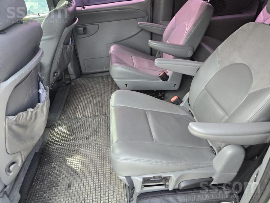 Pelēks Chrysler Grand Voyager 2006 Talsi, ar dzinēja tilpumu 2.80 L un nobraukumu 282 tūkst. km par 1200 €, foto 12 vietnē AUTOMOTO.COM.LV