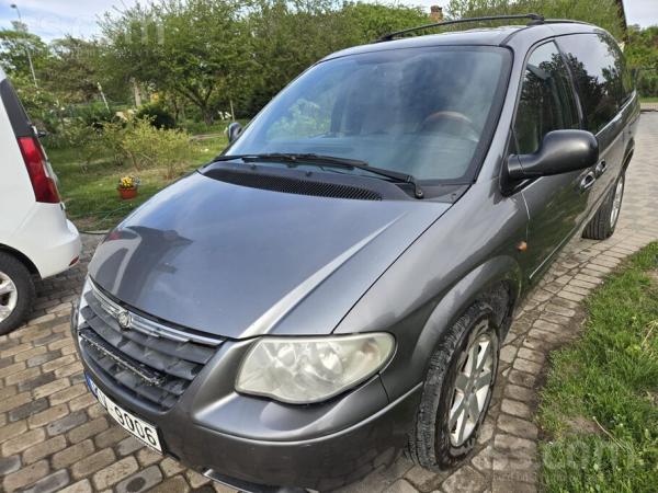Grey Chrysler Grand Voyager 2006 in Talsi, with an engine capacity of 2.80 L and mileage of 282 thousand km for 1100 €, photo 3 on AUTOMOTO.COM.LV