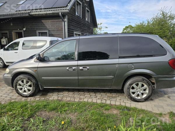 Grey Chrysler Grand Voyager 2006 in Talsi, with an engine capacity of 2.80 L and mileage of 282 thousand km for 1100 €, photo 4 on AUTOMOTO.COM.LV