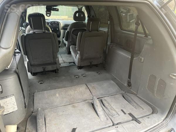 Pelēks Chrysler Grand Voyager 2006 Jelgava, ar dzinēja tilpumu 2.80 L un nobraukumu 367 tūkst. km par 550 €, foto 7 vietnē AUTOMOTO.COM.LV