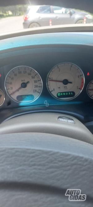 Pelēks Chrysler Grand Voyager 2006 Kauņa, ar dzinēja tilpumu 2.80 L un nobraukumu 306 tūkst. km par 1650 €, foto 5 vietnē AUTOMOTO.COM.LV