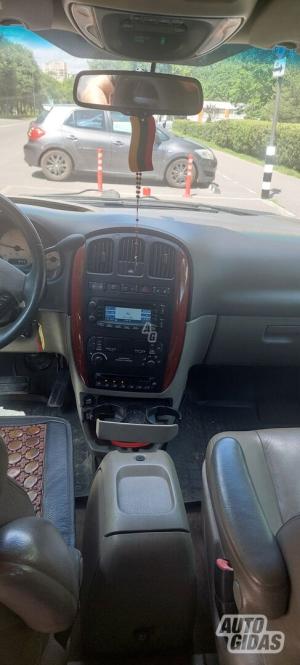 Pelēks Chrysler Grand Voyager 2006 Kauņa, ar dzinēja tilpumu 2.80 L un nobraukumu 306 tūkst. km par 1650 €, foto 6 vietnē AUTOMOTO.COM.LV