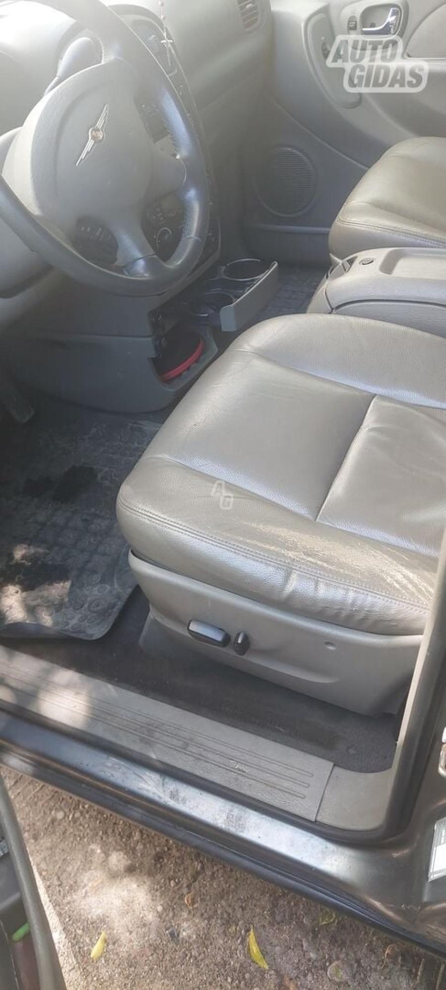 Pelēks Chrysler Grand Voyager 2006 Kauņa, ar dzinēja tilpumu 2.80 L un nobraukumu 306 tūkst. km par 1650 €, foto 9 vietnē AUTOMOTO.COM.LV