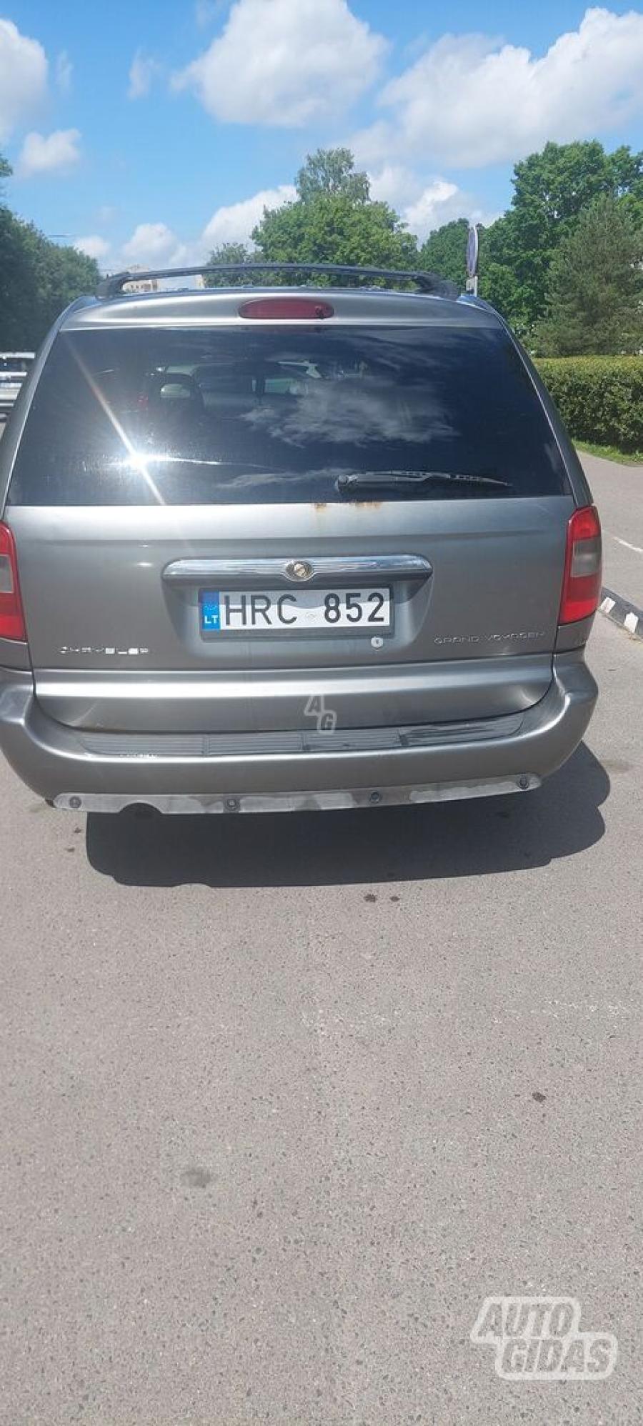 Pelēks Chrysler Grand Voyager 2006 Kauņa, ar dzinēja tilpumu 2.80 L un nobraukumu 306 tūkst. km par 1650 €, foto 12 vietnē AUTOMOTO.COM.LV