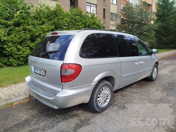 Grey Chrysler Grand Voyager 2006 in Riga, with an engine capacity of 2.80 L and mileage of 268 thousand km for 3250 €, photo 5 on AUTOMOTO.COM.LV