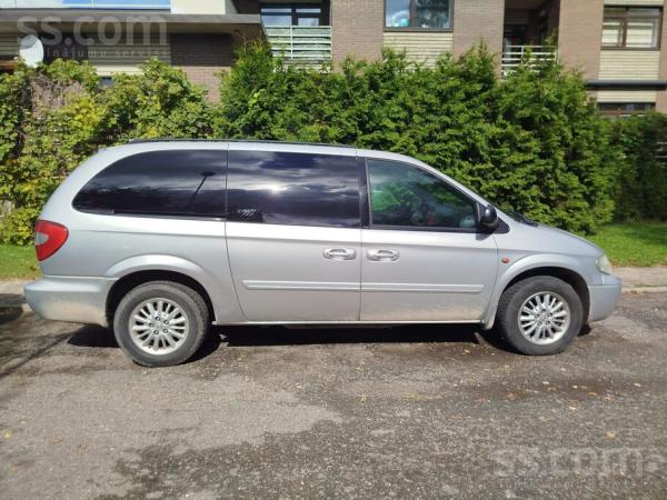 Grey Chrysler Grand Voyager 2006 in Riga, with an engine capacity of 2.80 L and mileage of 268 thousand km for 3250 €, photo 6 on AUTOMOTO.COM.LV