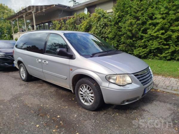 Grey Chrysler Grand Voyager 2006 in Riga, with an engine capacity of 2.80 L and mileage of 268 thousand km for 3250 €, photo 7 on AUTOMOTO.COM.LV