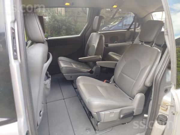 Grey Chrysler Grand Voyager 2006 in Riga, with an engine capacity of 2.80 L and mileage of 268 thousand km for 3250 €, photo 9 on AUTOMOTO.COM.LV
