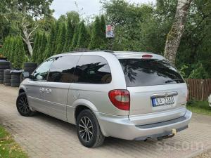 Grey Chrysler Grand Voyager 2006 in Ogre, with an engine capacity of 2.80 L and mileage of 260 thousand km for 2500 €, photo 5 on AUTOMOTO.COM.LV