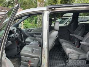 Grey Chrysler Grand Voyager 2006 in Ogre, with an engine capacity of 2.80 L and mileage of 260 thousand km for 2500 €, photo 7 on AUTOMOTO.COM.LV