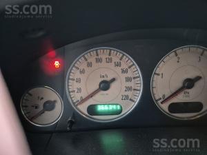 Grey Chrysler Grand Voyager 2006 in Valmiera, with an engine capacity of 2.80 L and mileage of 366 thousand km for 700 €, photo 3 on AUTOMOTO.COM.LV