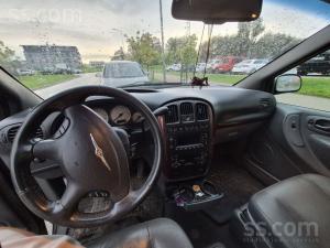 Grey Chrysler Grand Voyager 2006 in Valmiera, with an engine capacity of 2.80 L and mileage of 366 thousand km for 700 €, photo 4 on AUTOMOTO.COM.LV