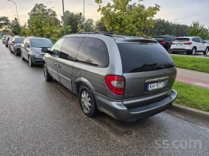 Grey Chrysler Grand Voyager 2006 in Valmiera, with an engine capacity of 2.80 L and mileage of 366 thousand km for 700 €, photo 8 on AUTOMOTO.COM.LV