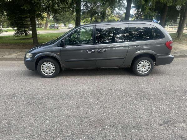 Grey Chrysler Grand Voyager 2006 in Siauliai, with an engine capacity of 2.50 L and mileage of 324 thousand km for 1100 €, photo 3 on AUTOMOTO.COM.LV