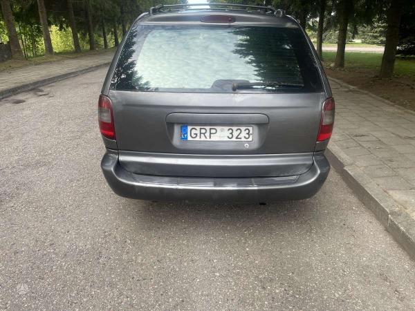 Grey Chrysler Grand Voyager 2006 in Siauliai, with an engine capacity of 2.50 L and mileage of 324 thousand km for 1100 €, photo 5 on AUTOMOTO.COM.LV