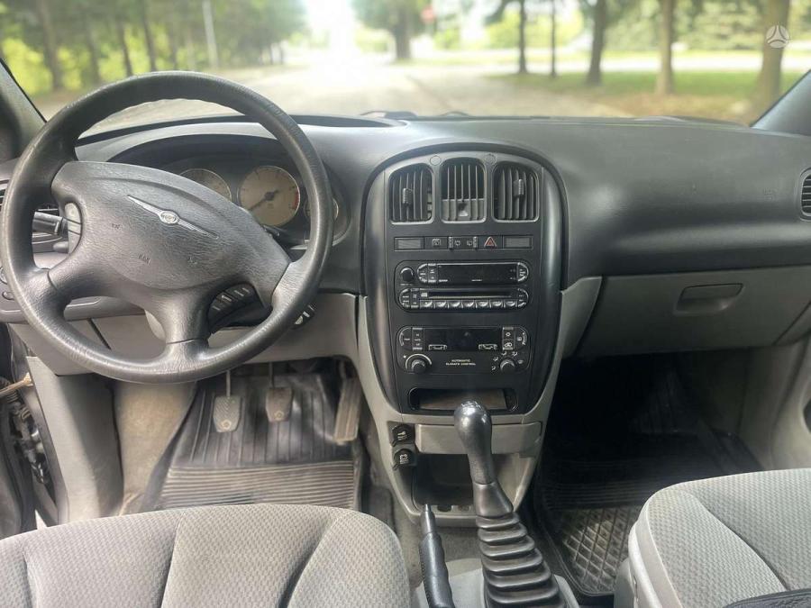 Pelēks Chrysler Grand Voyager 2006 Šauļi, ar dzinēja tilpumu 2.50 L un nobraukumu 324 tūkst. km par 1100 €, foto 15 vietnē AUTOMOTO.COM.LV