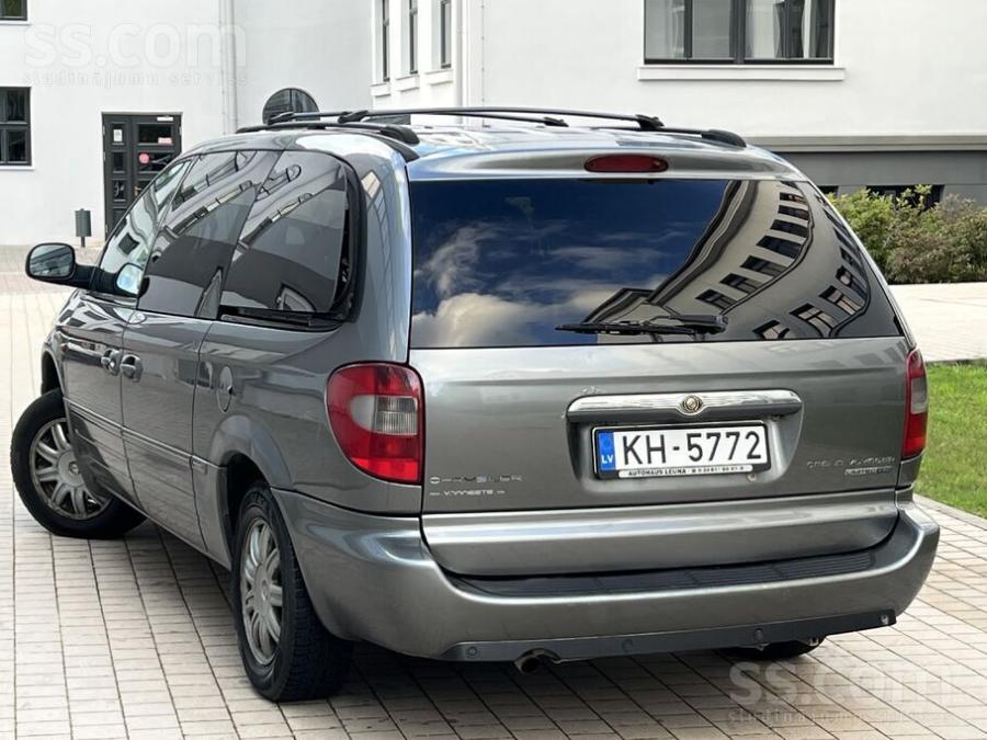 Pelēks Chrysler Grand Voyager 2006 Jelgava, ar dzinēja tilpumu 2.80 L un nobraukumu 355 tūkst. km par 1650 €, foto 6 vietnē AUTOMOTO.COM.LV