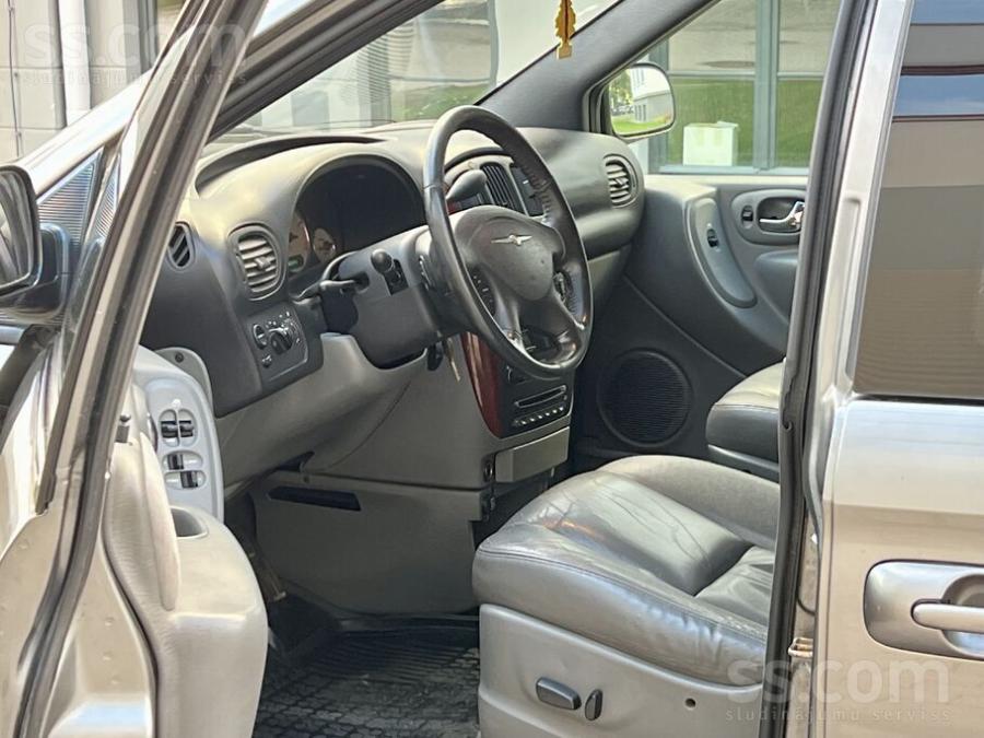 Pelēks Chrysler Grand Voyager 2006 Jelgava, ar dzinēja tilpumu 2.80 L un nobraukumu 355 tūkst. km par 1650 €, foto 10 vietnē AUTOMOTO.COM.LV