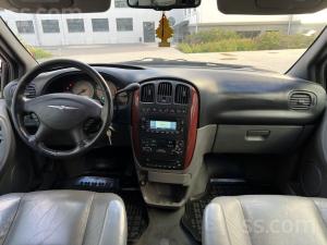 Pelēks Chrysler Grand Voyager 2006 Jelgava, ar dzinēja tilpumu 2.80 L un nobraukumu 355 tūkst. km par 1650 €, foto 12 vietnē AUTOMOTO.COM.LV