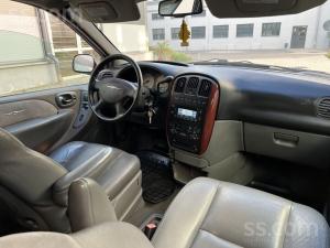 Pelēks Chrysler Grand Voyager 2006 Jelgava, ar dzinēja tilpumu 2.80 L un nobraukumu 355 tūkst. km par 1650 €, foto 13 vietnē AUTOMOTO.COM.LV