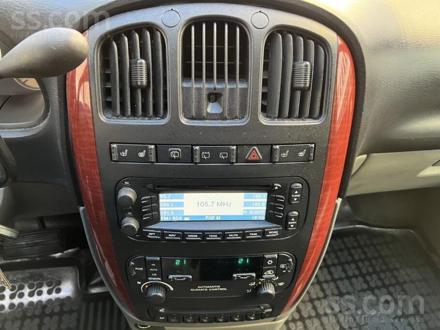 Pelēks Chrysler Grand Voyager 2006 Jelgava, ar dzinēja tilpumu 2.80 L un nobraukumu 355 tūkst. km par 1650 €, foto 19 vietnē AUTOMOTO.COM.LV