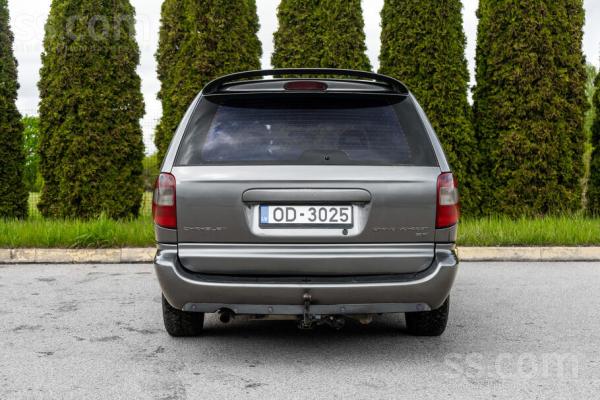 Grey Chrysler Grand Voyager 2007 in Jelgava, with an engine capacity of 2.80 L and mileage of 390 thousand km for 2600 €, photo 5 on AUTOMOTO.COM.LV