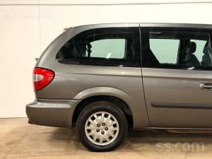 Pelēks Chrysler Grand Voyager 2007 Jūrmala, ar dzinēja tilpumu 3.30 L un nobraukumu 238 tūkst. km par 4450 €, foto 13 vietnē AUTOMOTO.COM.LV