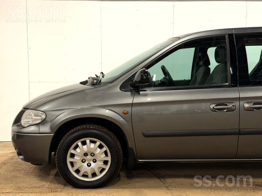 Pelēks Chrysler Grand Voyager 2007 Jūrmala, ar dzinēja tilpumu 3.30 L un nobraukumu 238 tūkst. km par 4450 €, foto 16 vietnē AUTOMOTO.COM.LV