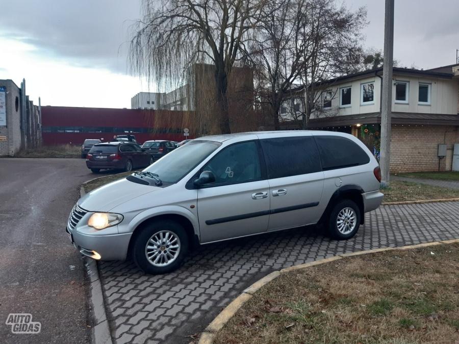 Pelēks Chrysler Grand Voyager 2007 Kauņa, ar dzinēja tilpumu 2.80 L un nobraukumu 300 tūkst. km par 950 €, foto 2 vietnē AUTOMOTO.COM.LV