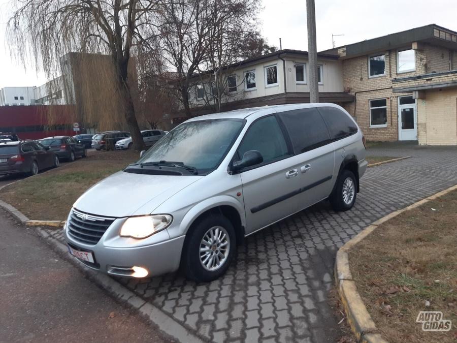 Pelēks Chrysler Grand Voyager 2007 Kauņa, ar dzinēja tilpumu 2.80 L un nobraukumu 300 tūkst. km par 950 €, foto 3 vietnē AUTOMOTO.COM.LV