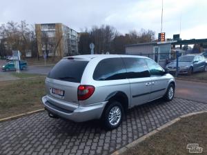 Pelēks Chrysler Grand Voyager 2007 Kauņa, ar dzinēja tilpumu 2.80 L un nobraukumu 300 tūkst. km par 950 €, foto 10 vietnē AUTOMOTO.COM.LV