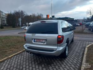 Pelēks Chrysler Grand Voyager 2007 Kauņa, ar dzinēja tilpumu 2.80 L un nobraukumu 300 tūkst. km par 950 €, foto 11 vietnē AUTOMOTO.COM.LV