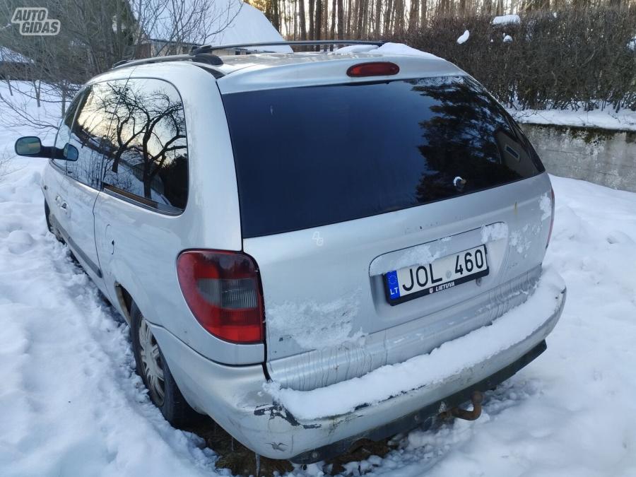Pelēks Chrysler Grand Voyager 2007 Viļņa, ar dzinēja tilpumu 2.80 L un nobraukumu 380 tūkst. km par 750 €, foto 2 vietnē AUTOMOTO.COM.LV