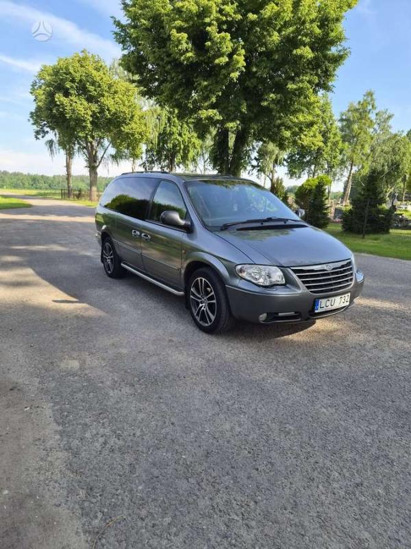 Pelēks Chrysler Grand Voyager 2007 Kauņa, ar dzinēja tilpumu 2.78 L un nobraukumu 200 tūkst. km par 2800 €, foto 6 vietnē AUTOMOTO.COM.LV