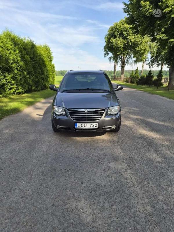 Pelēks Chrysler Grand Voyager 2007 Kauņa, ar dzinēja tilpumu 2.78 L un nobraukumu 200 tūkst. km par 2800 €, foto 9 vietnē AUTOMOTO.COM.LV