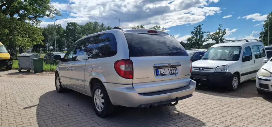 Grey Chrysler Grand Voyager 2007 in Valmiera, with an engine capacity of 2.80 L and mileage of 257 thousand km for 1650 €, photo 5 on AUTOMOTO.COM.LV