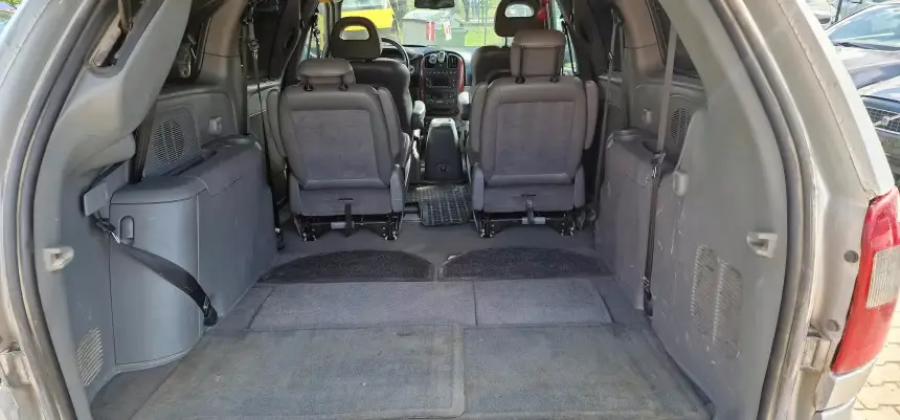 Grey Chrysler Grand Voyager 2007 in Valmiera, with an engine capacity of 2.80 L and mileage of 257 thousand km for 1650 €, photo 9 on AUTOMOTO.COM.LV
