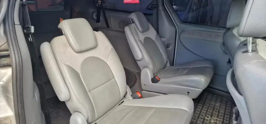 Grey Chrysler Grand Voyager 2007 in Valmiera, with an engine capacity of 2.80 L and mileage of 257 thousand km for 1650 €, photo 13 on AUTOMOTO.COM.LV